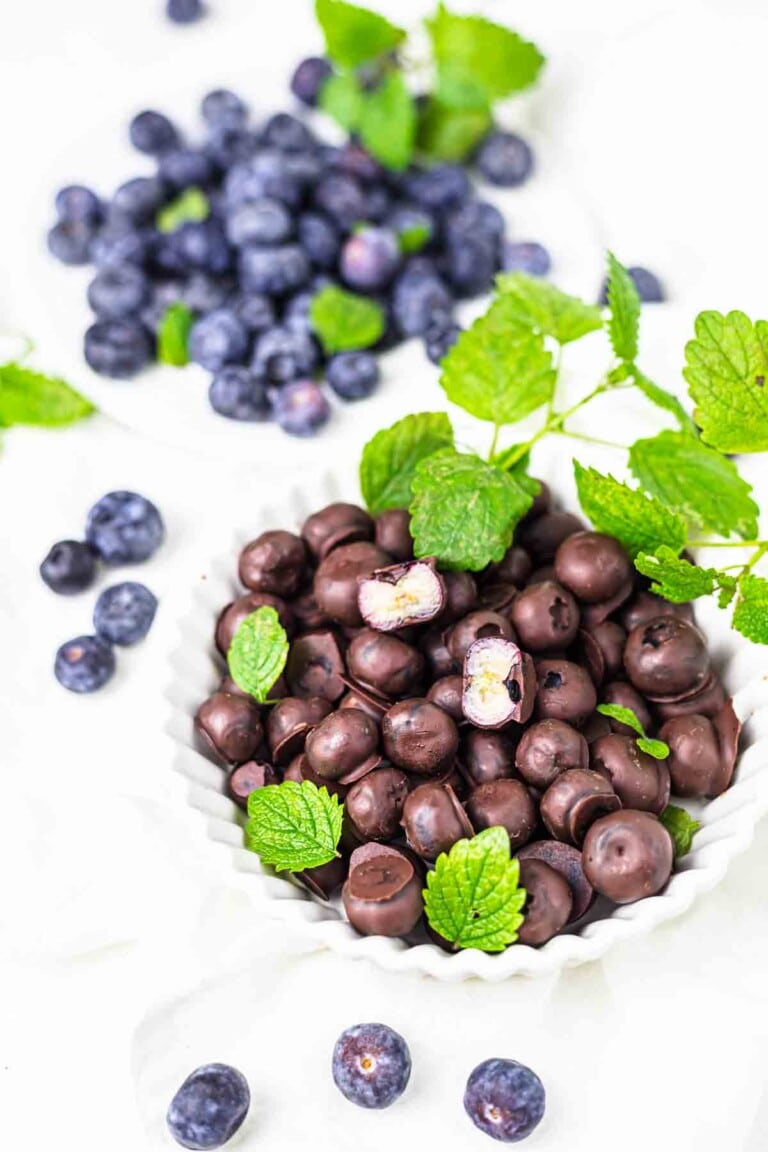 Blueberries In Dark Chocolate - Best Clean Eating