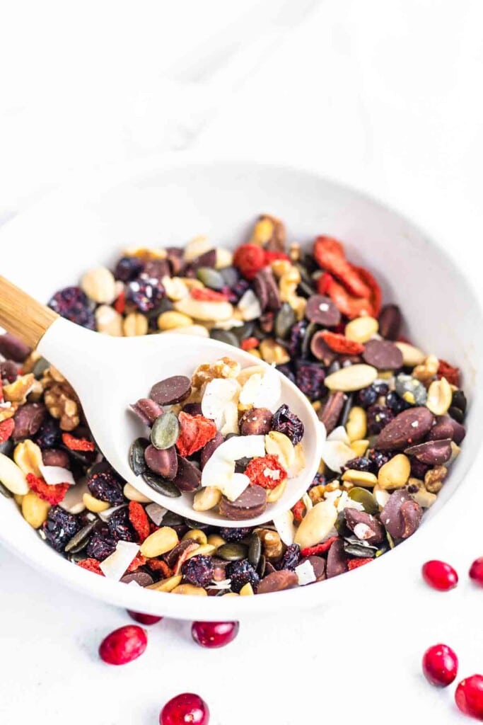 Healthy Trail Mix Recipe - Best Clean Eating